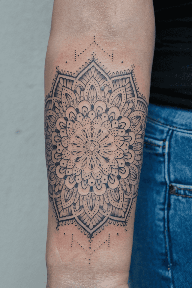 20 Beautiful Sleeve Tattoos for Women: Elegant to Edgy