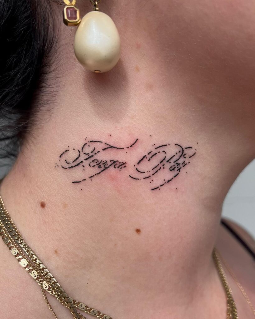 40+ Beautiful Women’s Neck Tattoos to Inspire