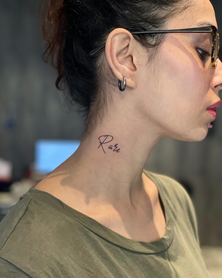 40+ Beautiful Women’s Neck Tattoos to Inspire