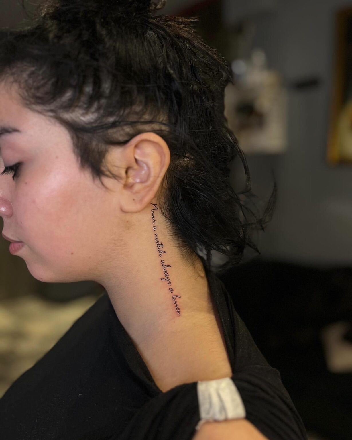 40+ Beautiful Women’s Neck Tattoos to Inspire